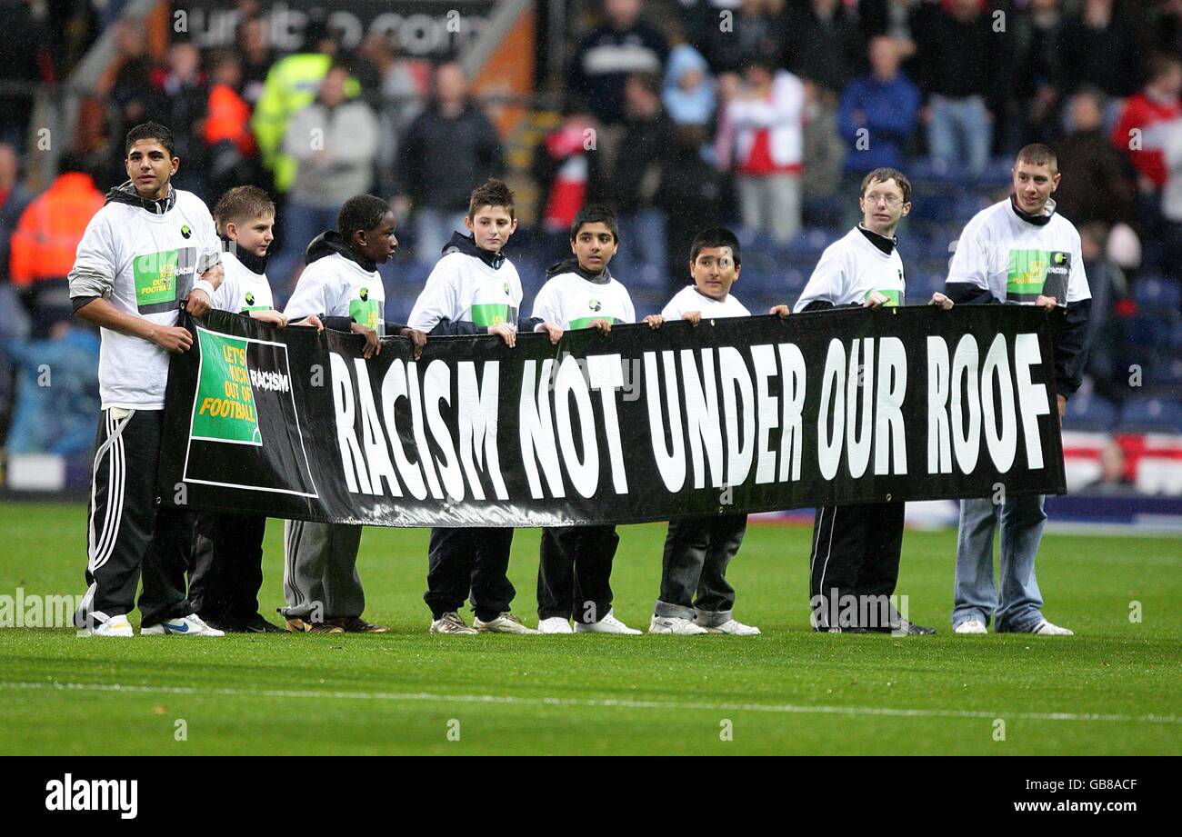 Anti racism soccer banner hi-res stock photography and images - Alamy
