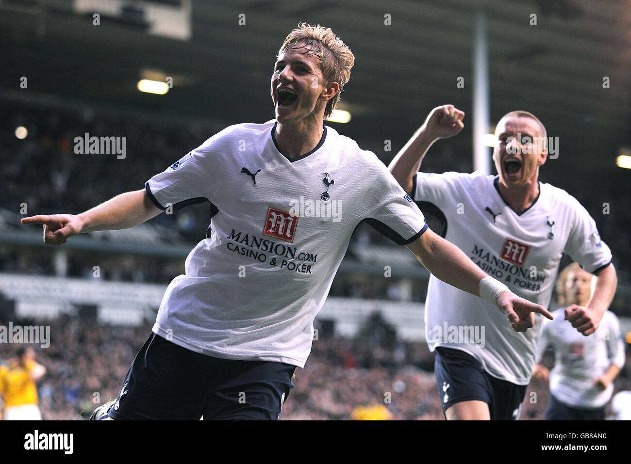 Tottenham Hotspur's Roman Pavlyuchenko (left) celebrates with his ...