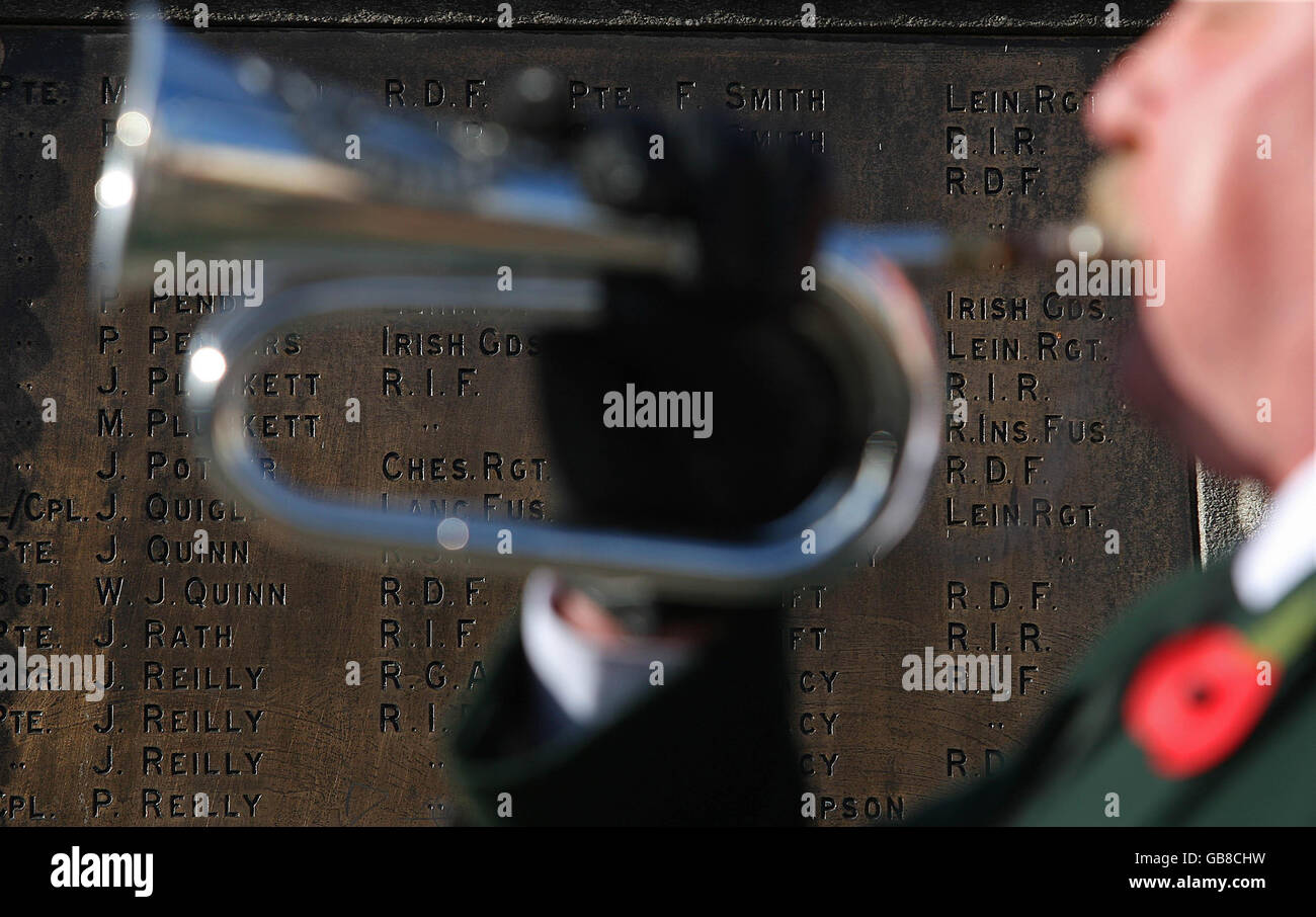 Irish cross border remembrance service Stock Photo - Alamy