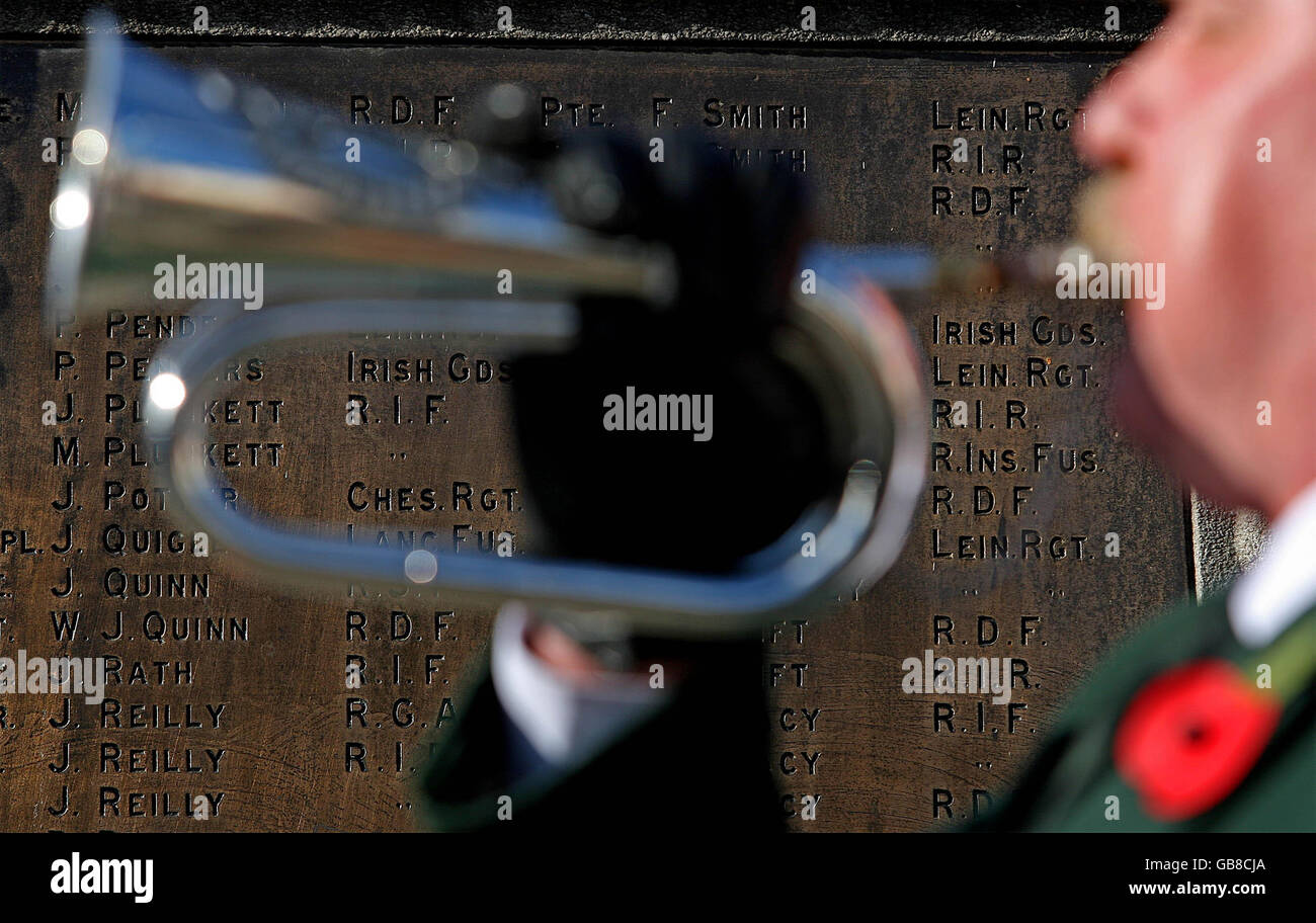 Irish cross border remembrance service Stock Photo - Alamy