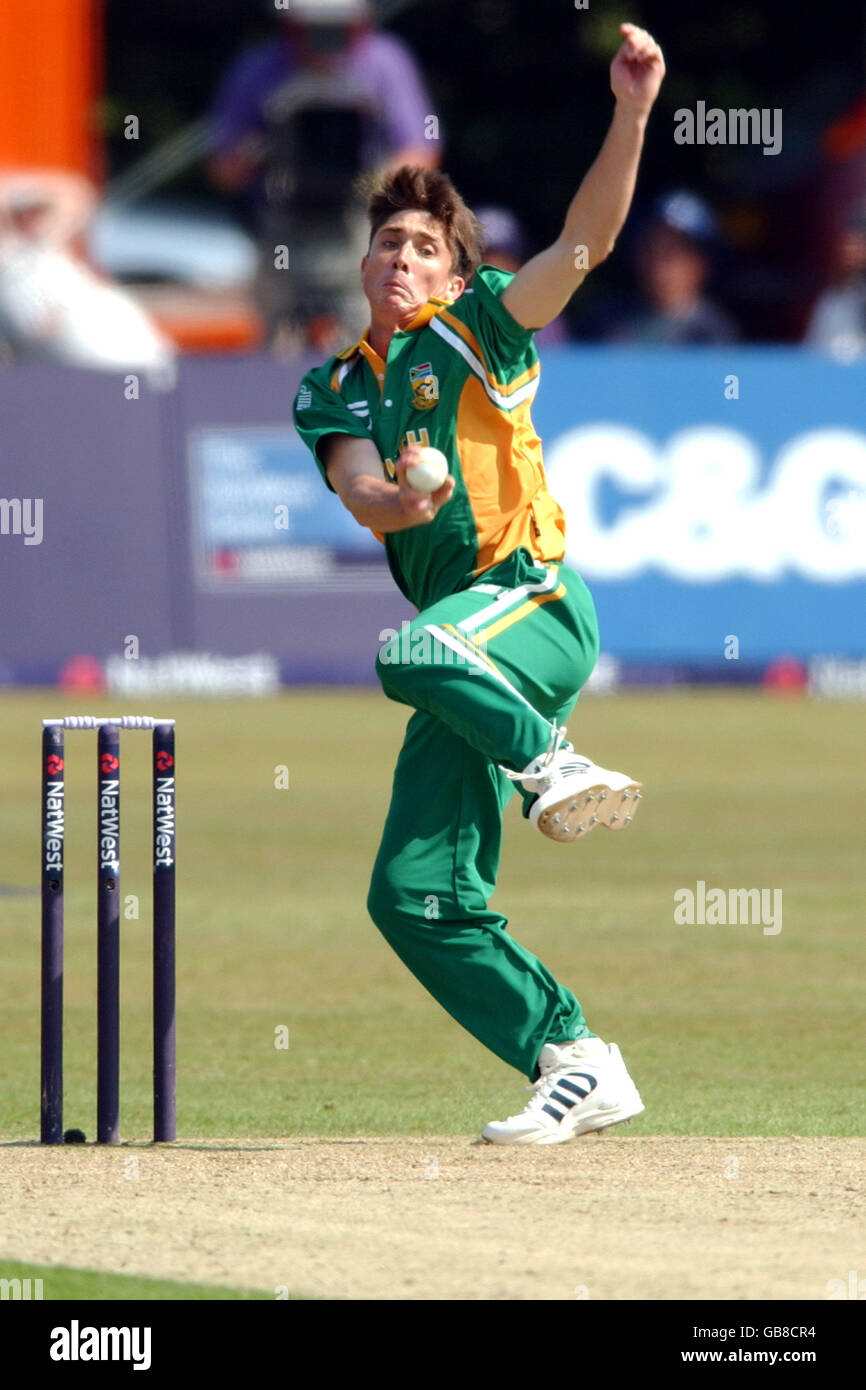 Alan dawson cricket hi-res stock photography and images - Alamy