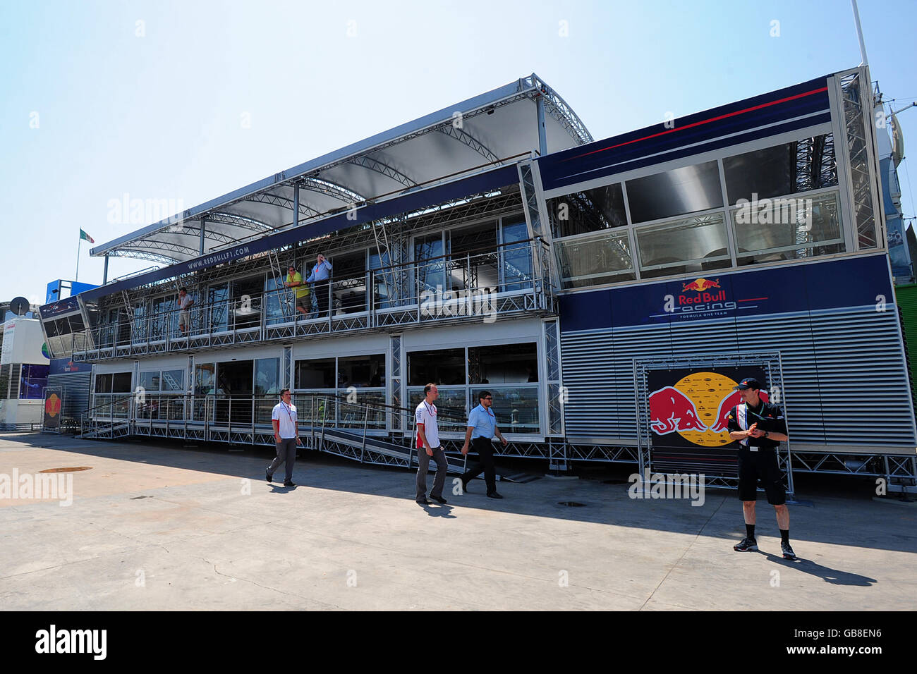 Red bull racing building hi-res stock photography and images - Alamy