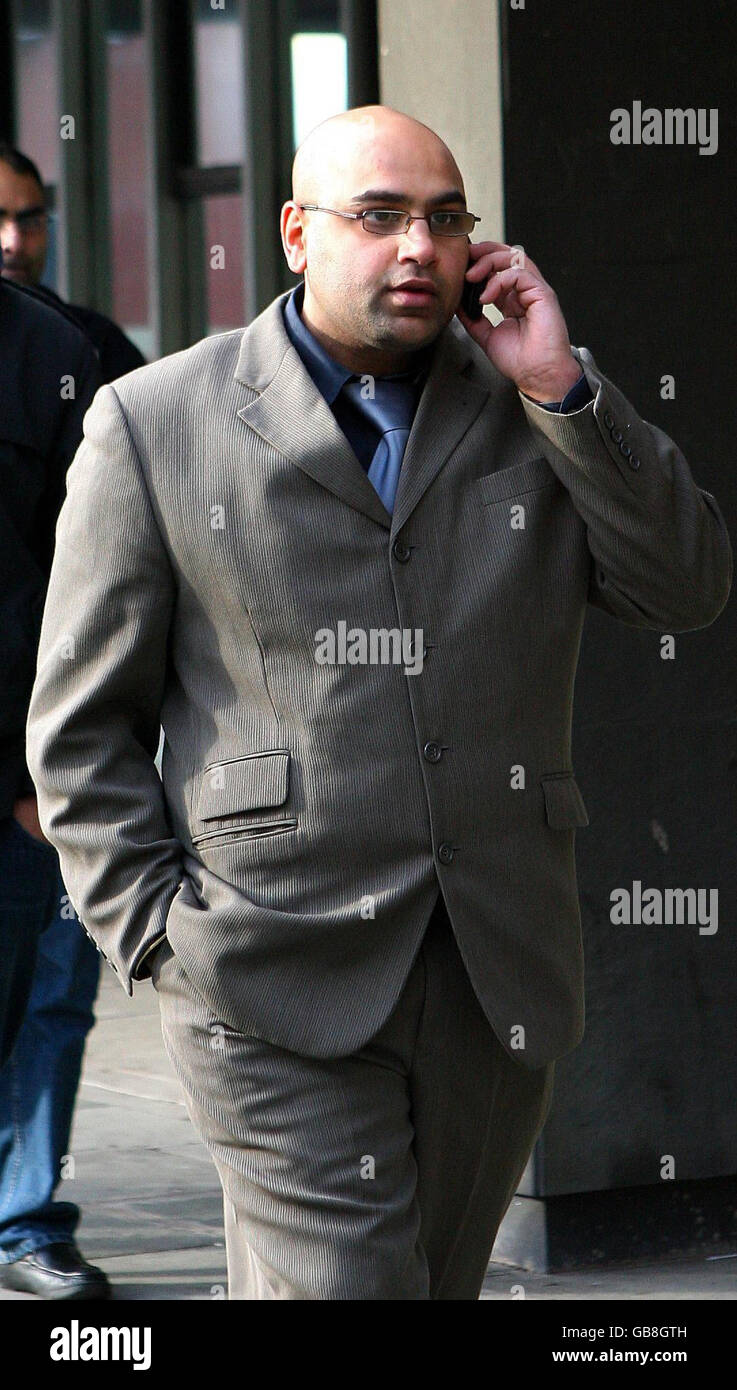 Shopkeeper Tony Singh leaves Preston Coroners Court Stock Photo - Alamy