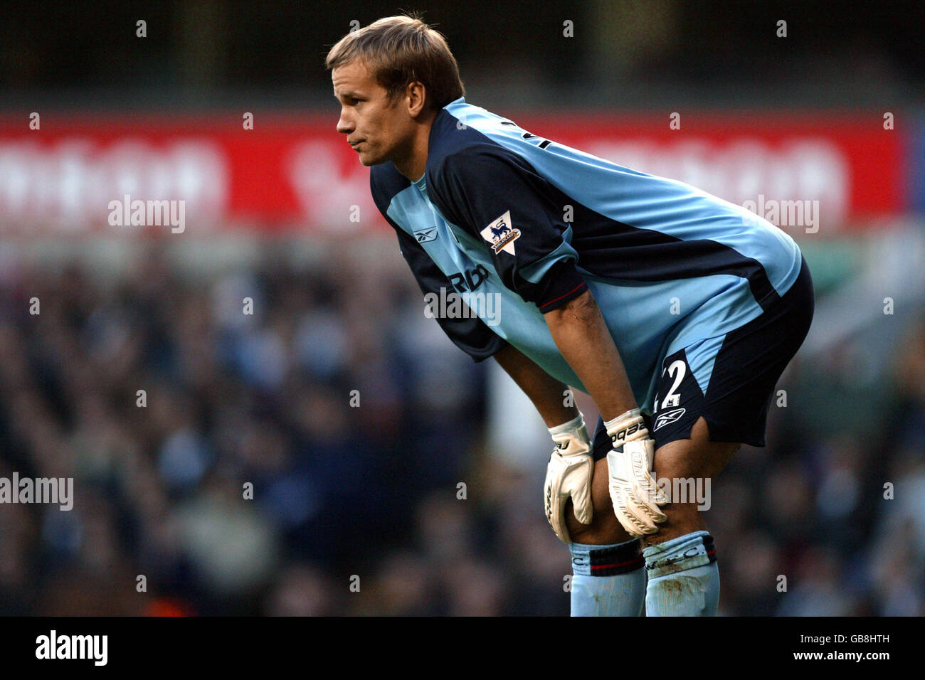 Soccer goalkeeper stance hi-res stock photography and images - Alamy