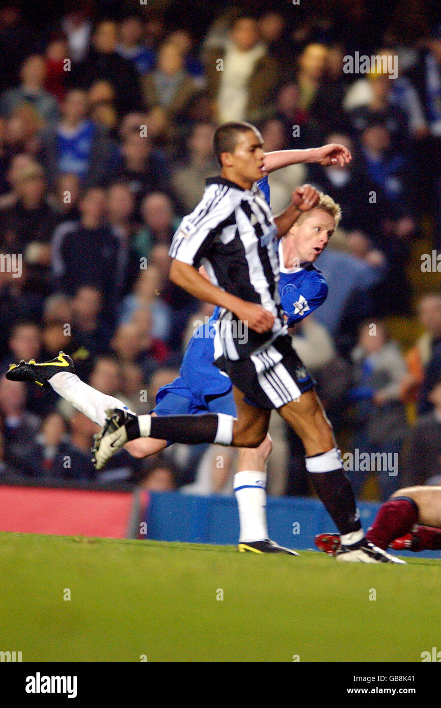 Chelsea's Damien Duff scores as Newcastle United's Jermaine Jenas ...