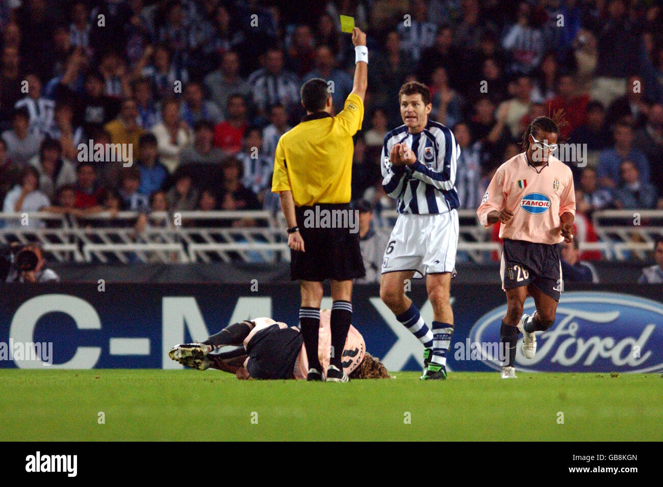 Referee stephane bre hi-res stock photography and images - Alamy
