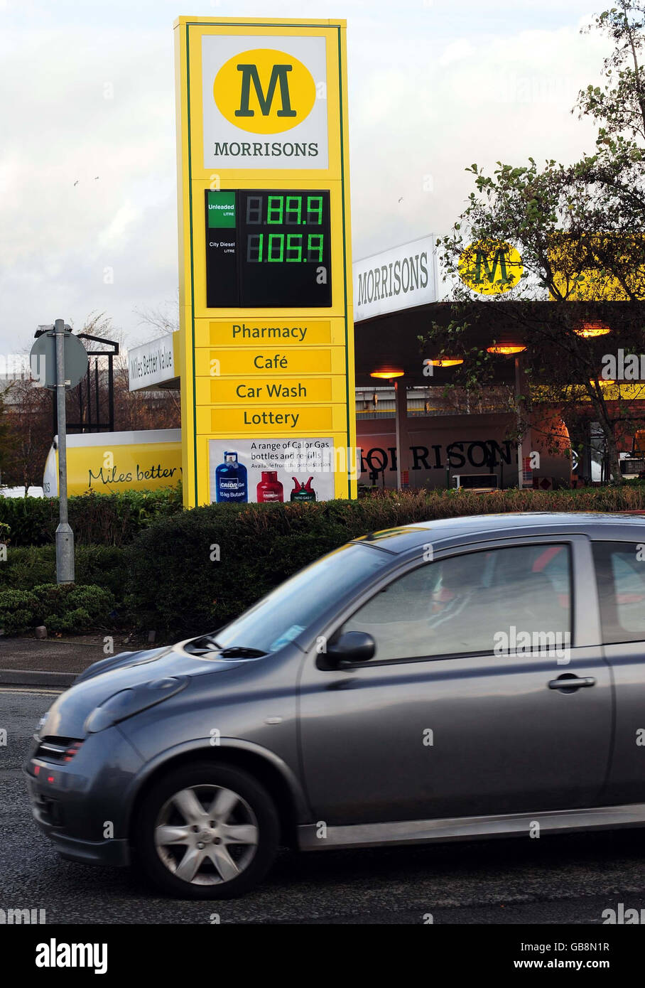 Fuel prices cut Stock Photo - Alamy
