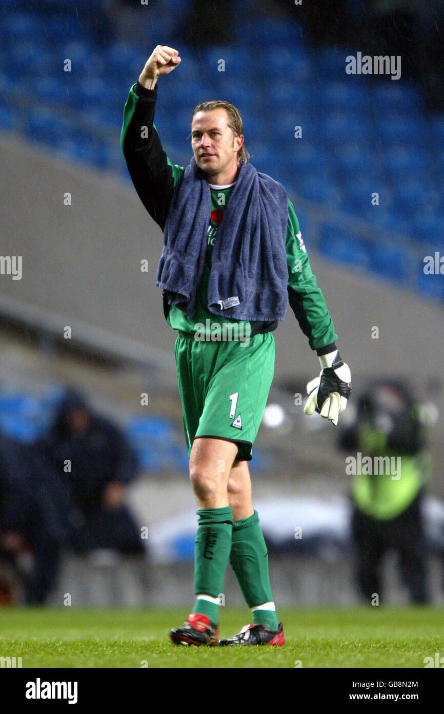 Leicester city goalkeeper ian walker celebrates victory hi-res stock ...