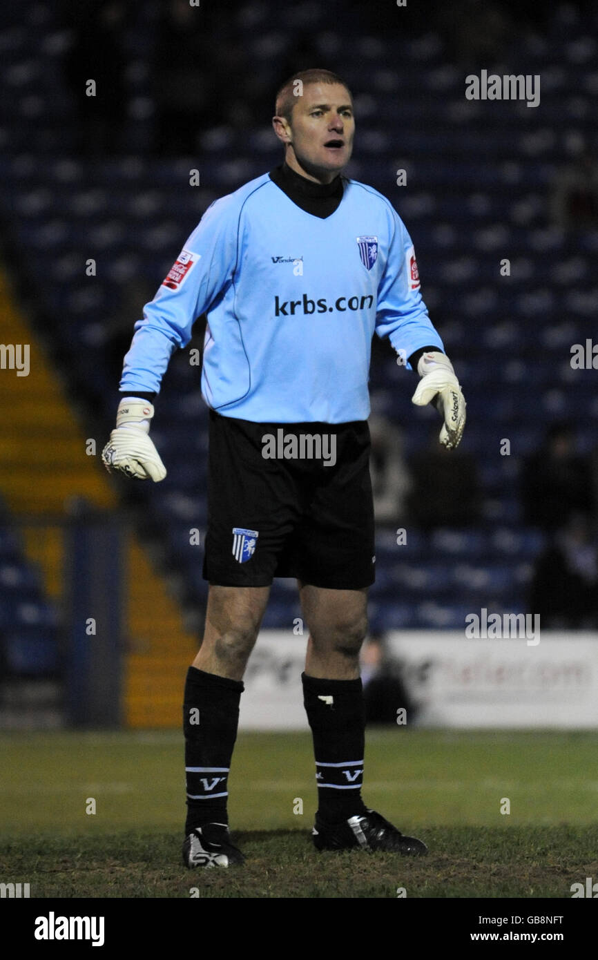 Gillingham goalkeeper simon royce hi-res stock photography and images ...