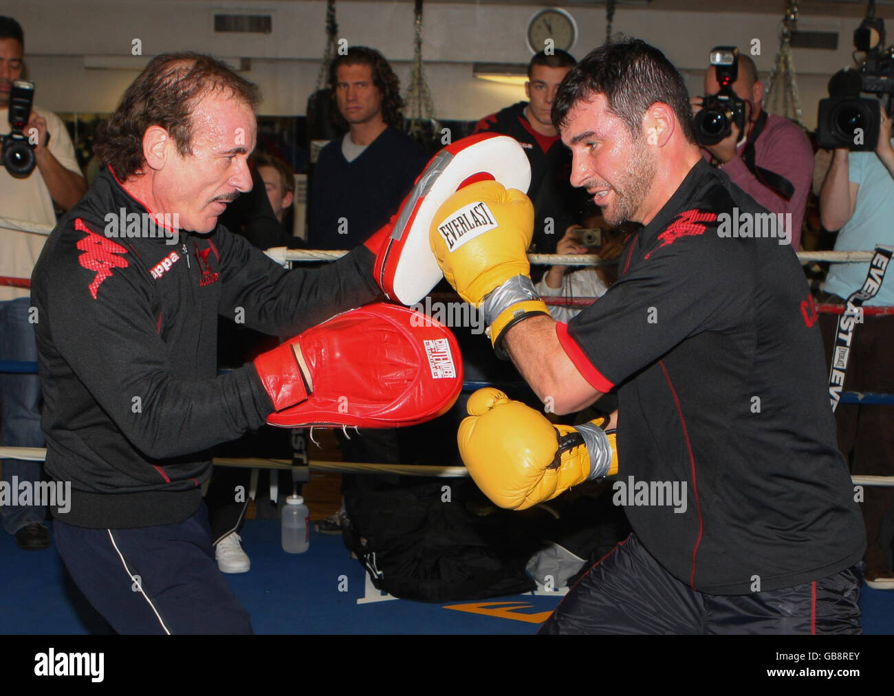 Boxing - Joe Calzaghe Work Out - Kingsway Gym - New York Stock Photo ...