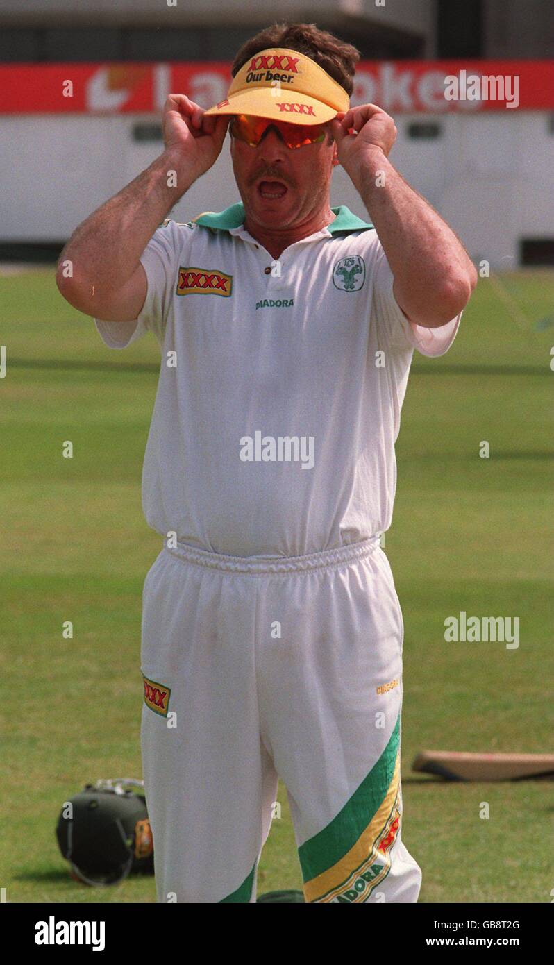 CRICKET. ALLAN BORDER, AUSTRALIA, AT NET PRACTICE Stock Photo - Alamy