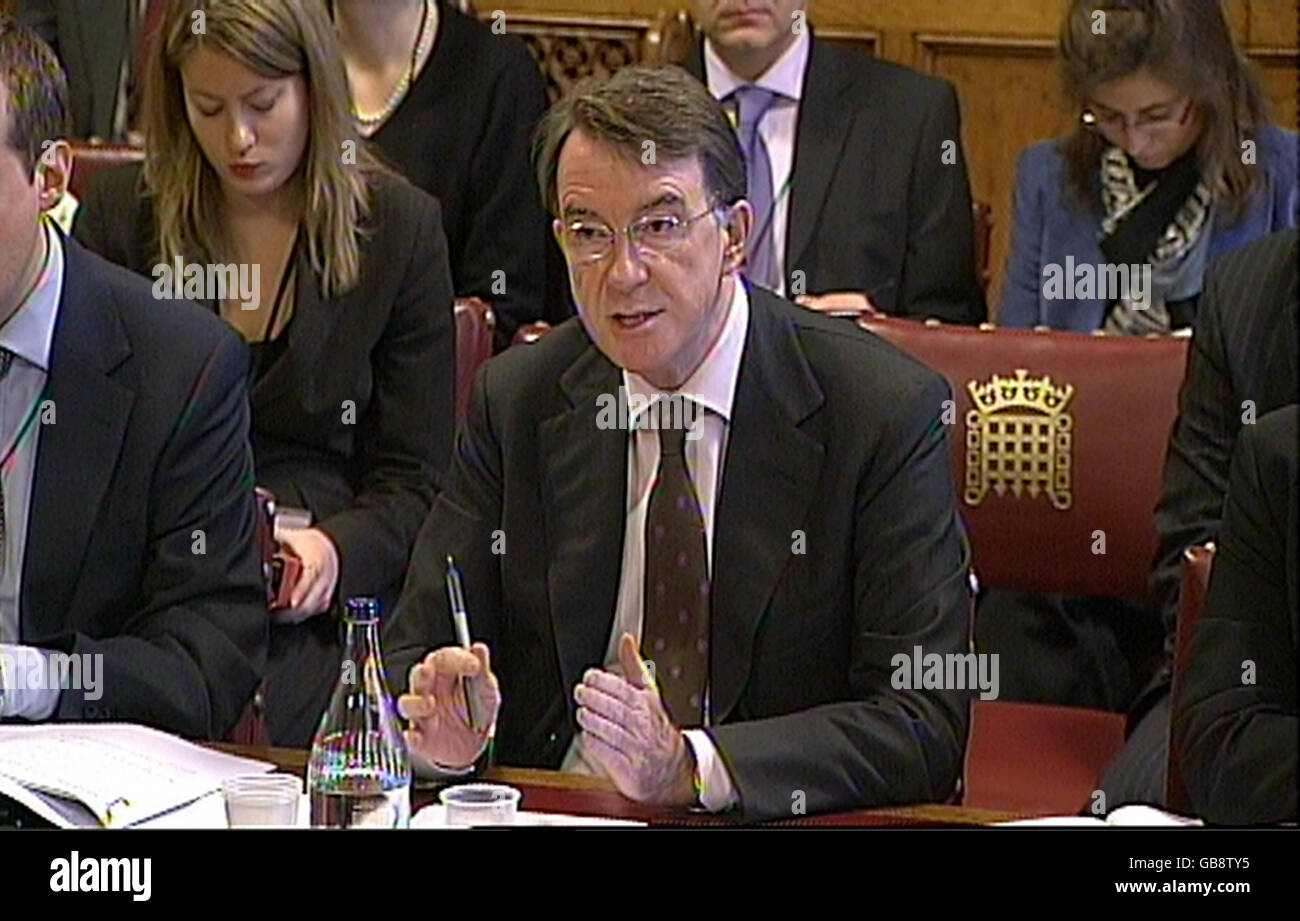 Giving evidence screen hi-res stock photography and images - Alamy