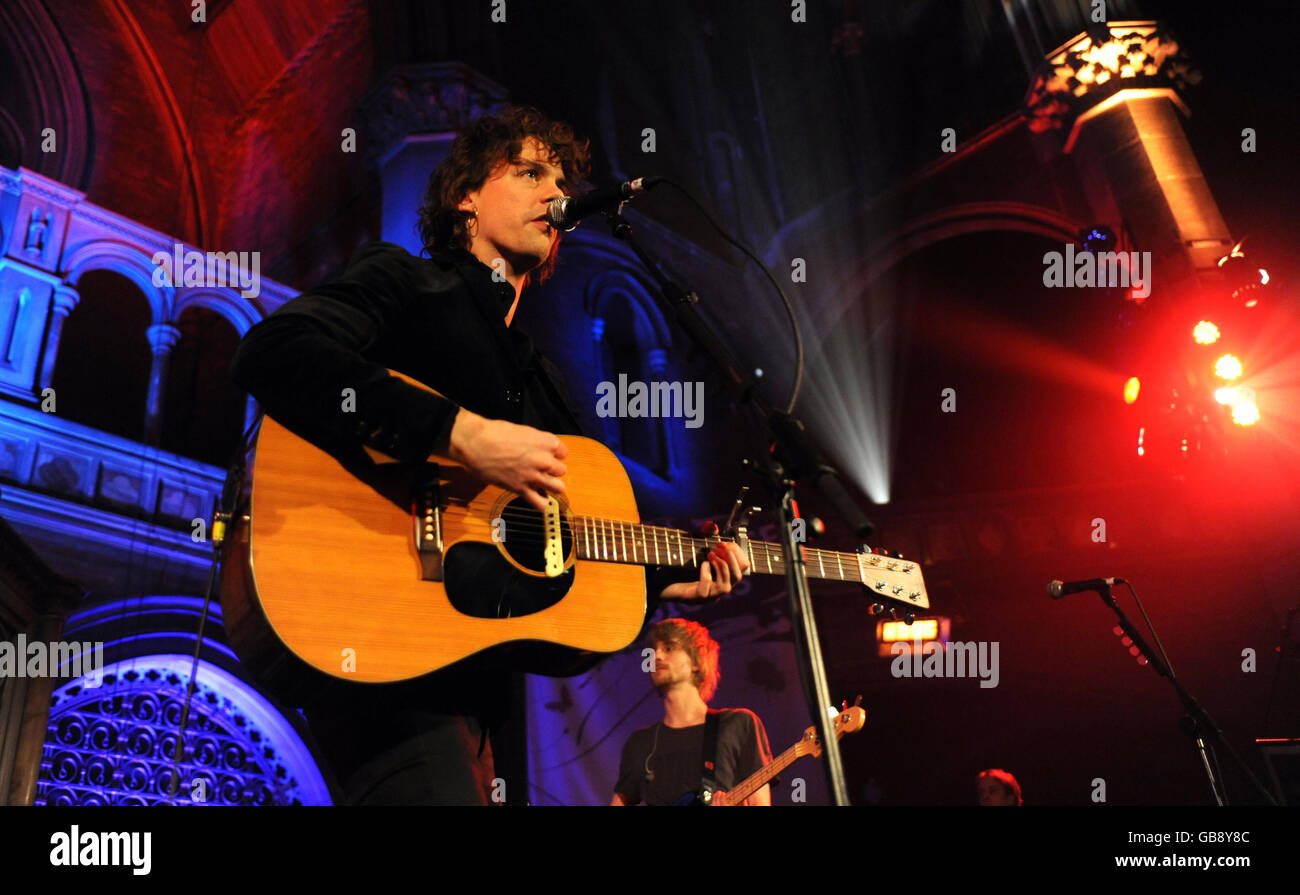 Singing johnny borrell of razorlight hi-res stock photography and ...