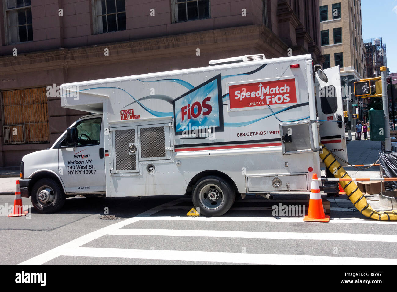 Speed Match Verizon FiOS truck New York City Stock Photo - Alamy