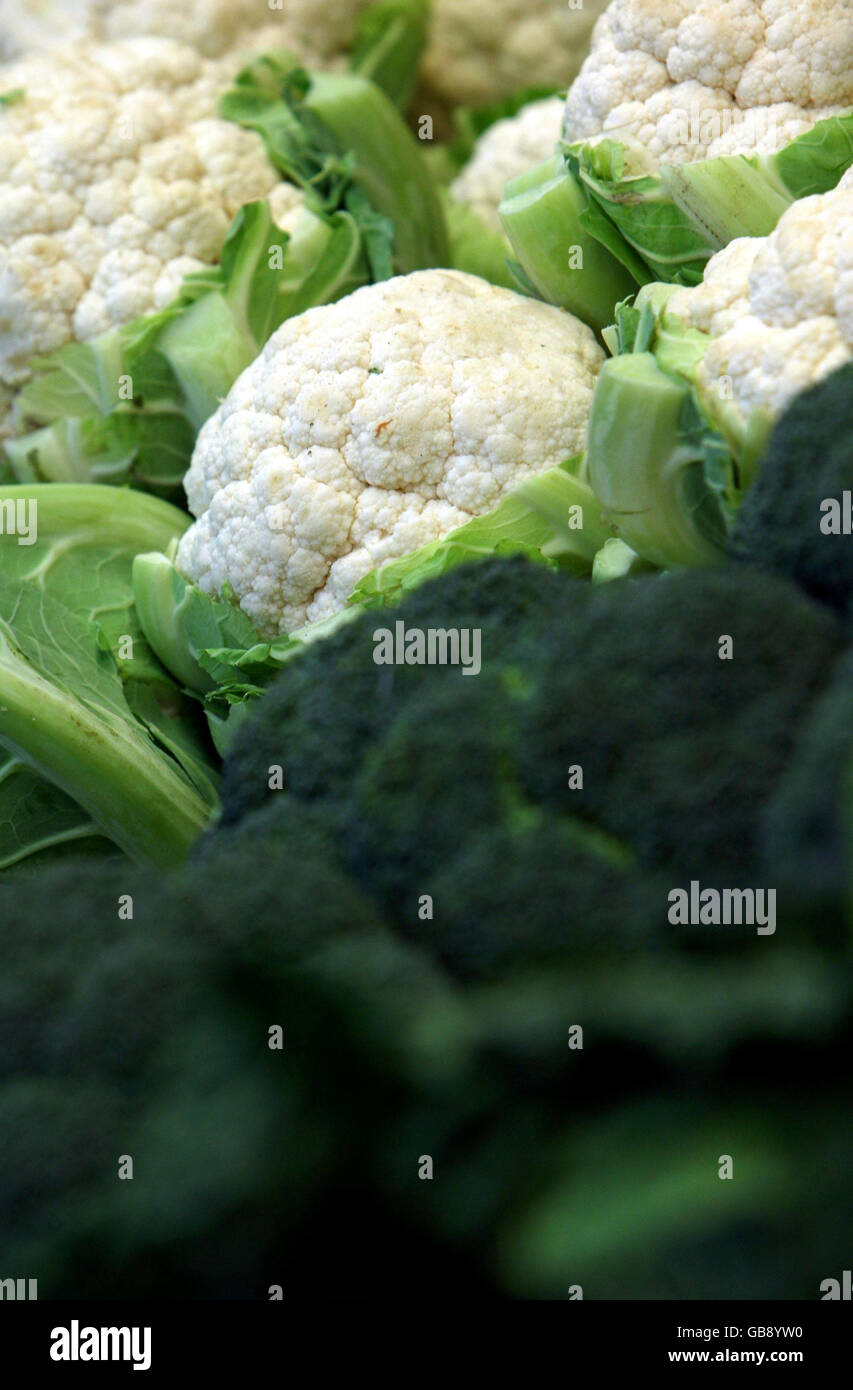 Mis shapen carrots hi-res stock photography and images - Alamy