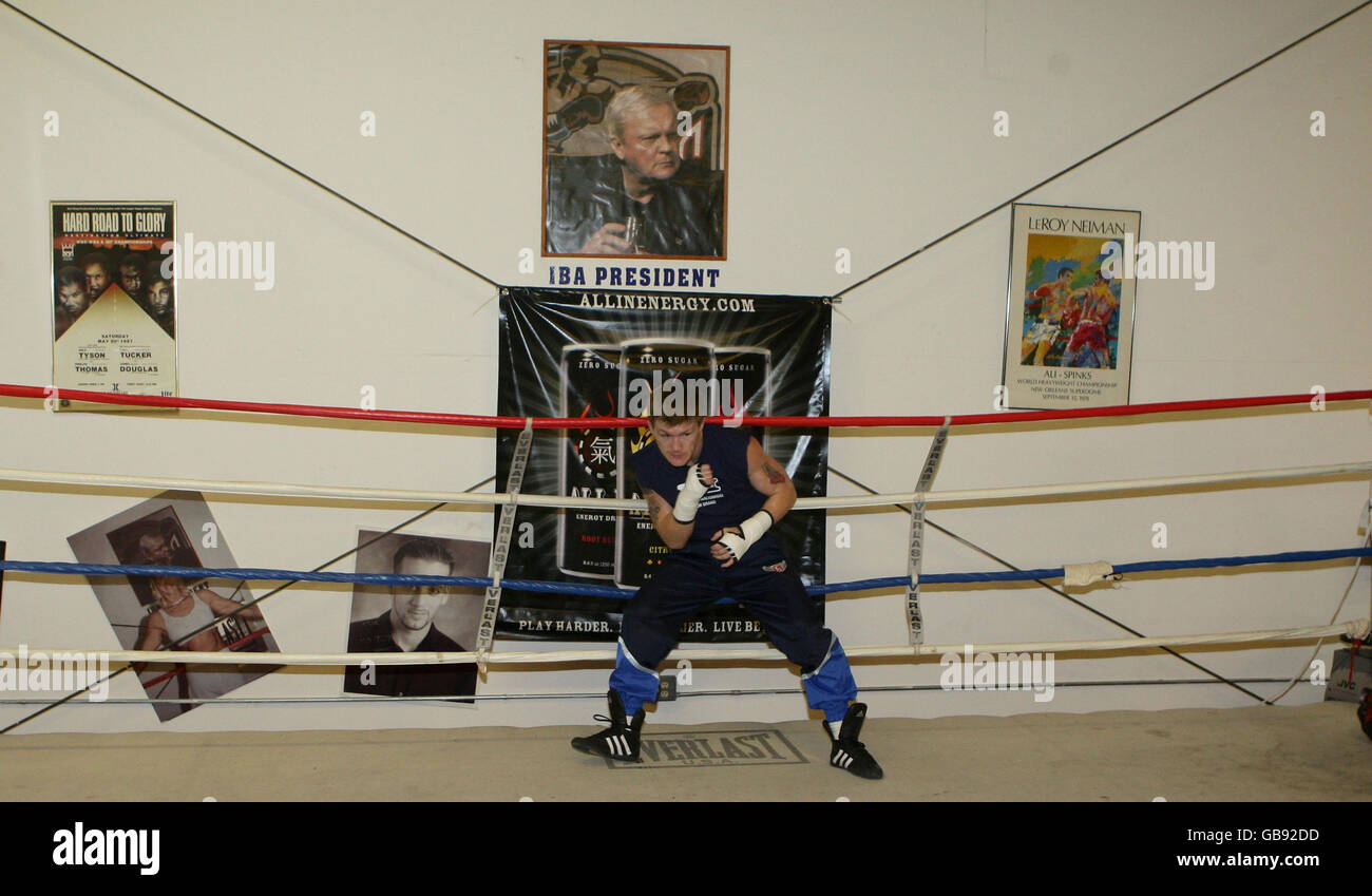 Boxing - Ricky Hatton Media Work Out - IBA Gym Stock Photo - Alamy