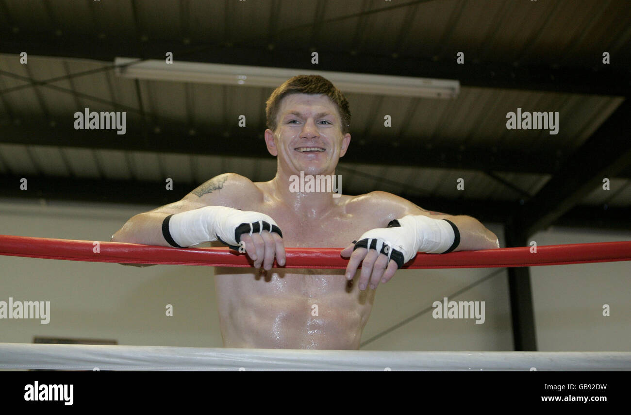 Ricky hatton trains at his gym in hyde hi-res stock photography and ...