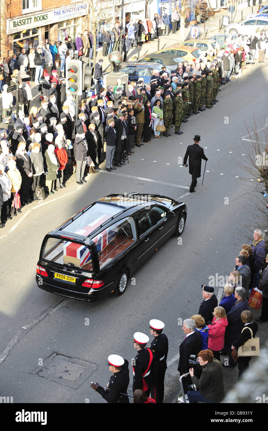 Defence repatriation general view gv people union jack flag hi-res ...