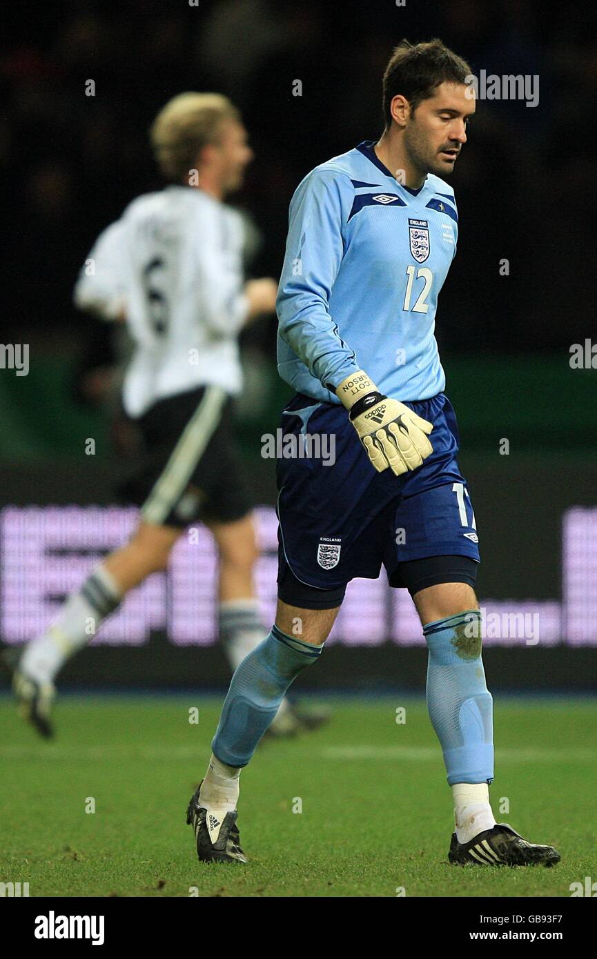 England goalkeeper scott carson hi-res stock photography and images - Alamy