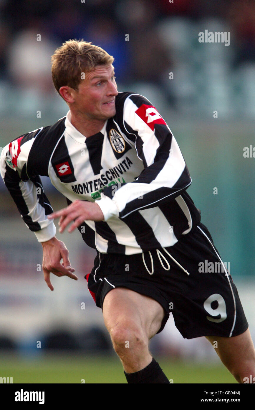 Soccer - Italian Serie A - Ancona v Siena. Tore Andre Flo, Siena Stock ...