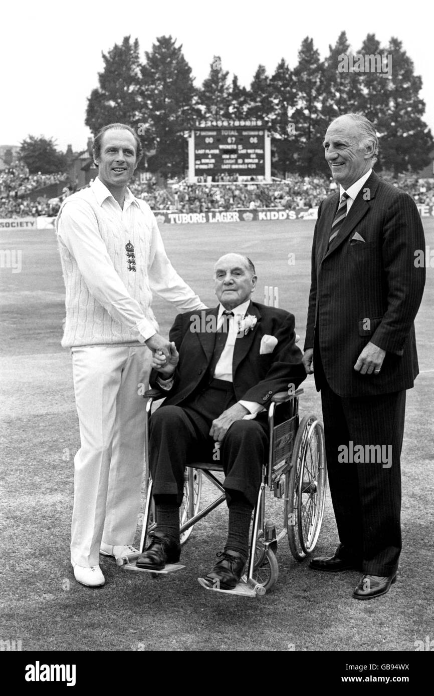 (L-R) England's Geoff Boycott, two days after scoring his hundredth ...