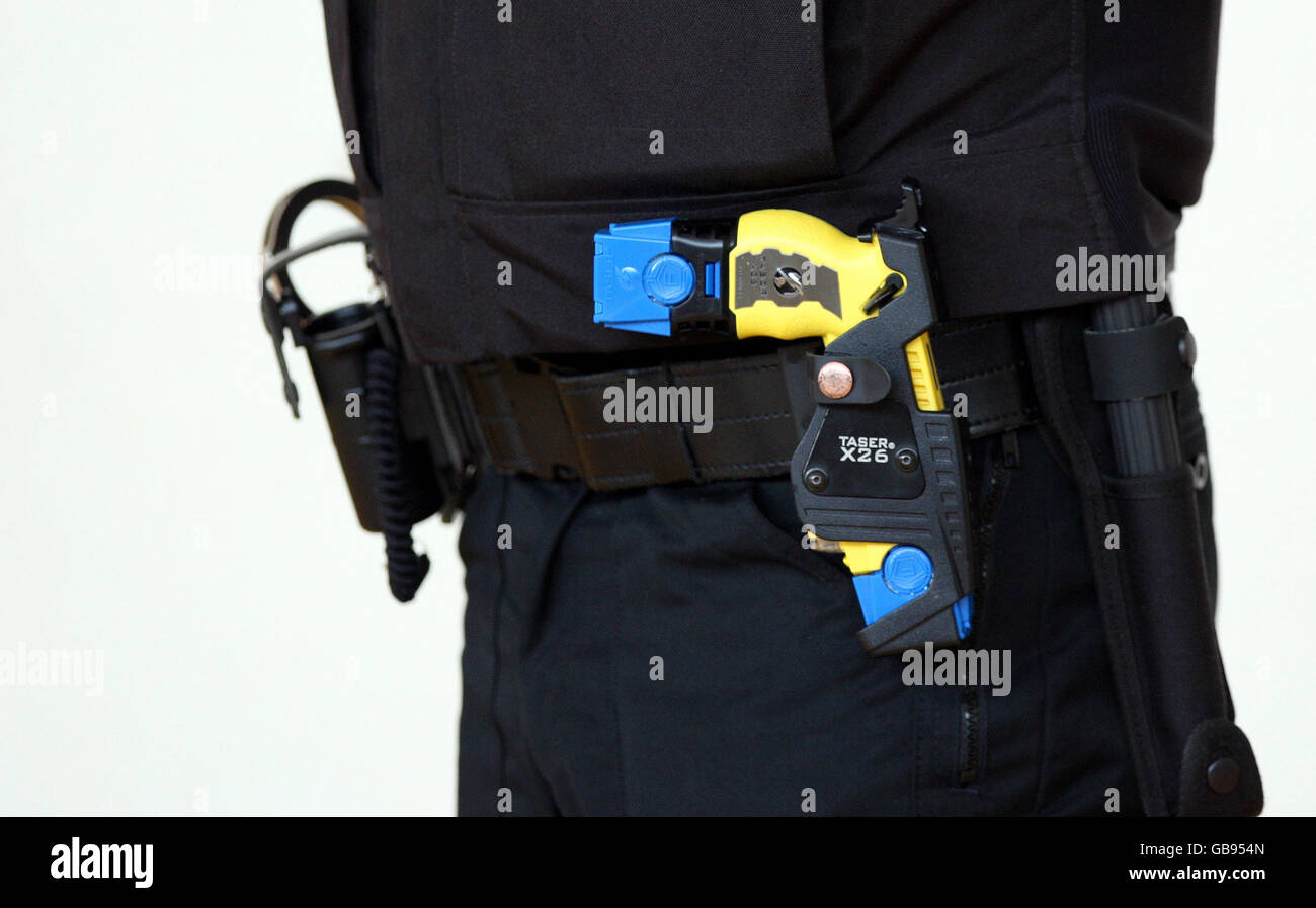 Taser stun gun demonstration Stock Photo - Alamy