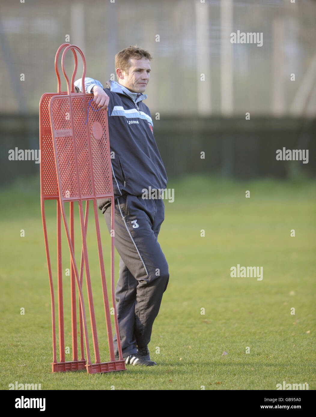 Soccer - Charlton Press Conference - Sparrows Lane Stock Photo - Alamy