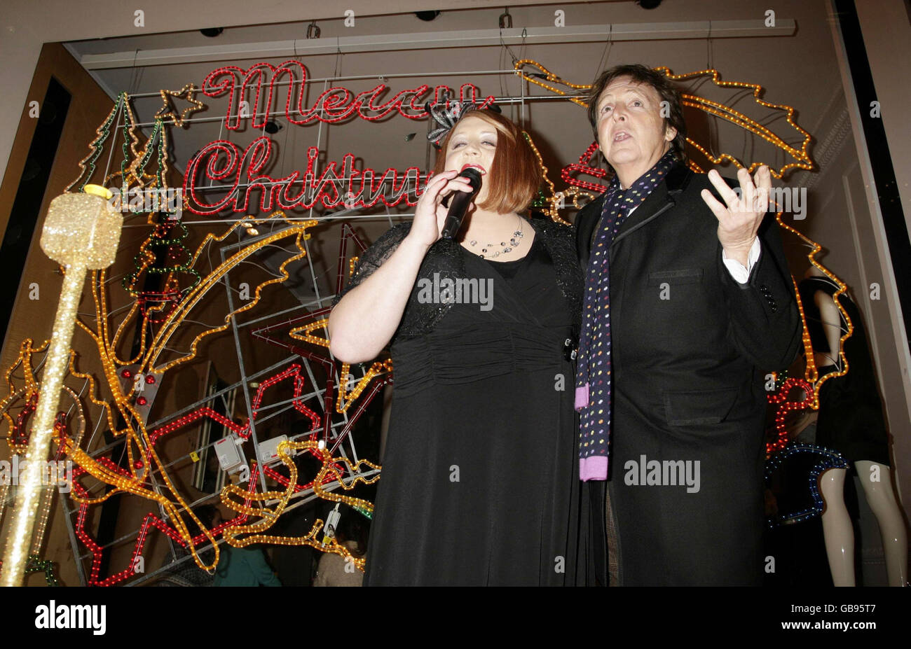 Peter Kay joins Sir Paul McCartney for the switching on of the ...