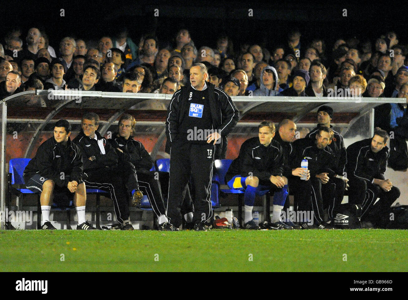 Football stadium fans touchline hi-res stock photography and images - Alamy