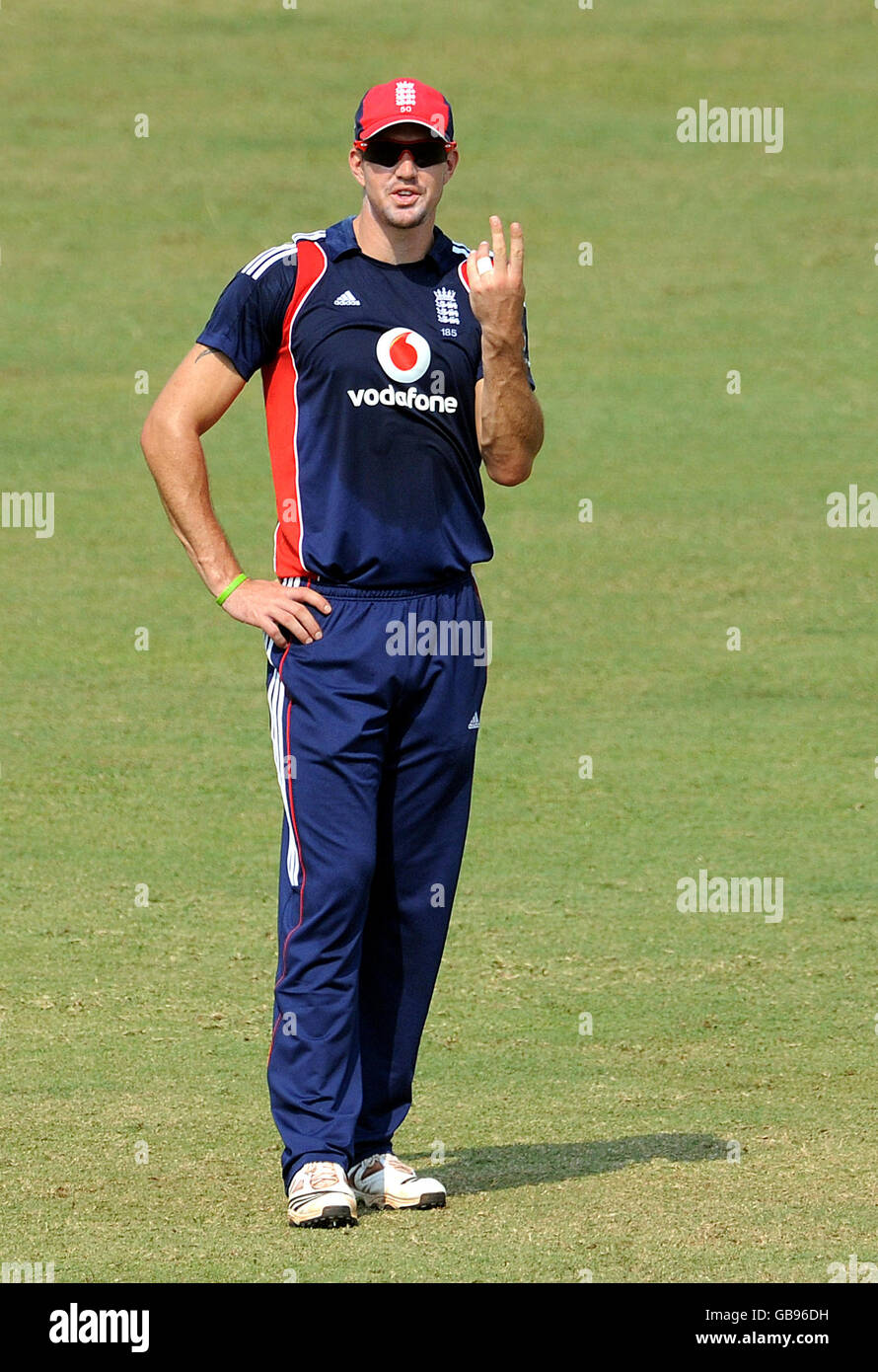 Cricket - Warm Up Match - CCI Mumbai v England - Brabourne Stadium ...