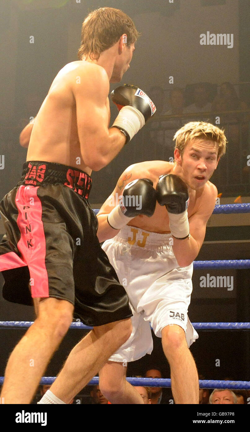 Faces wembleys steve omeara hi-res stock photography and images - Alamy