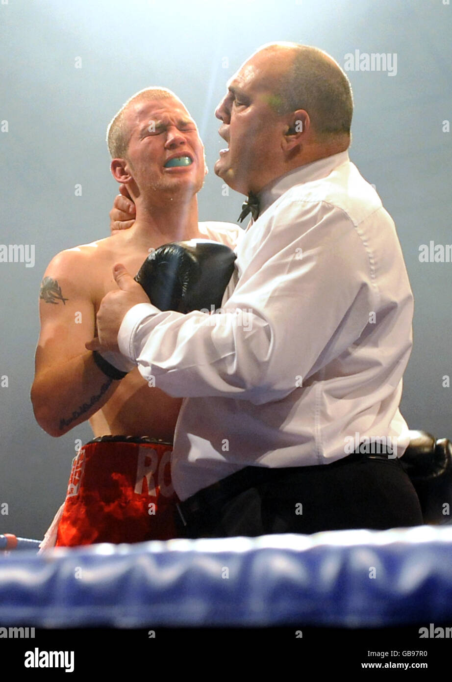 Boxing - Kevin O'Hara v Robin Deakin - Featherweight - Bethnal Green ...