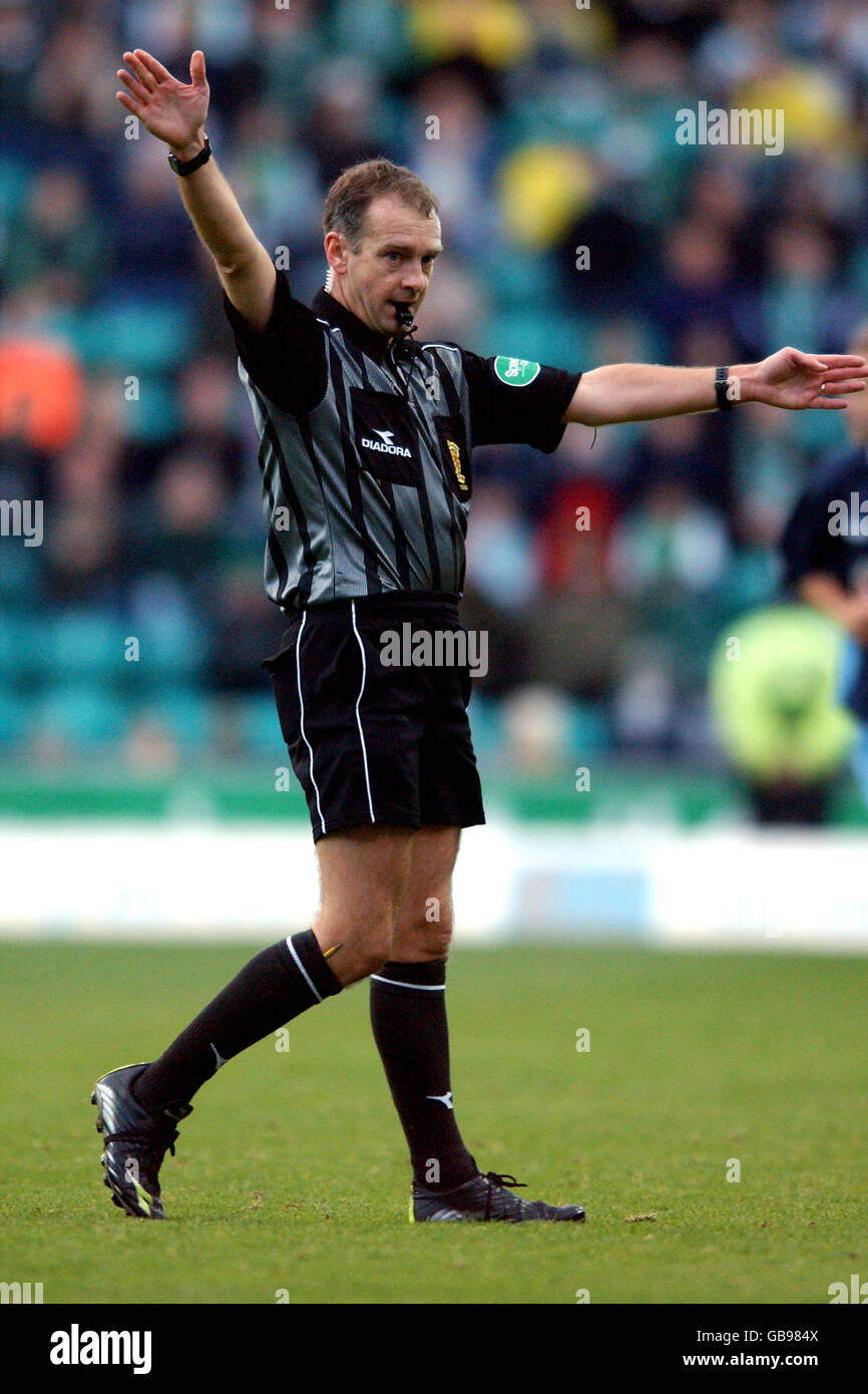 Referee john underhill hi-res stock photography and images - Alamy