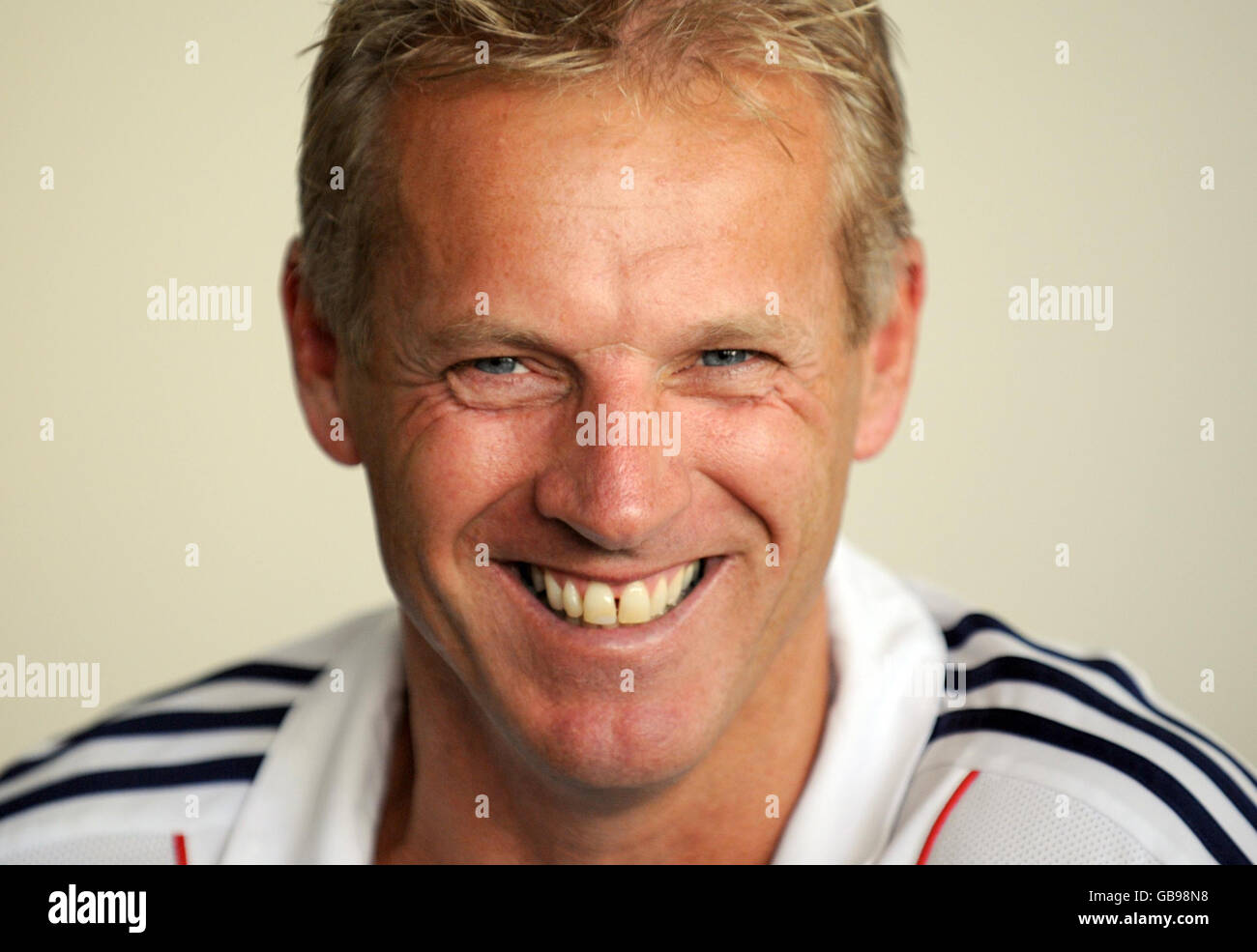 Cricket - England - Peter Moores Photocall - Mumbai Stock Photo - Alamy