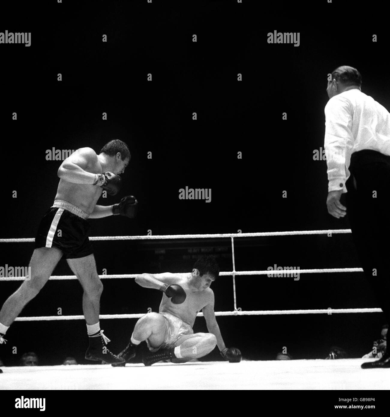 Heavyweight boxer billy walker hi-res stock photography and images - Alamy