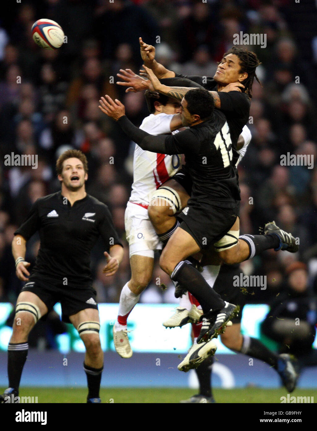 Left to right england rugby player hi-res stock photography and images ...