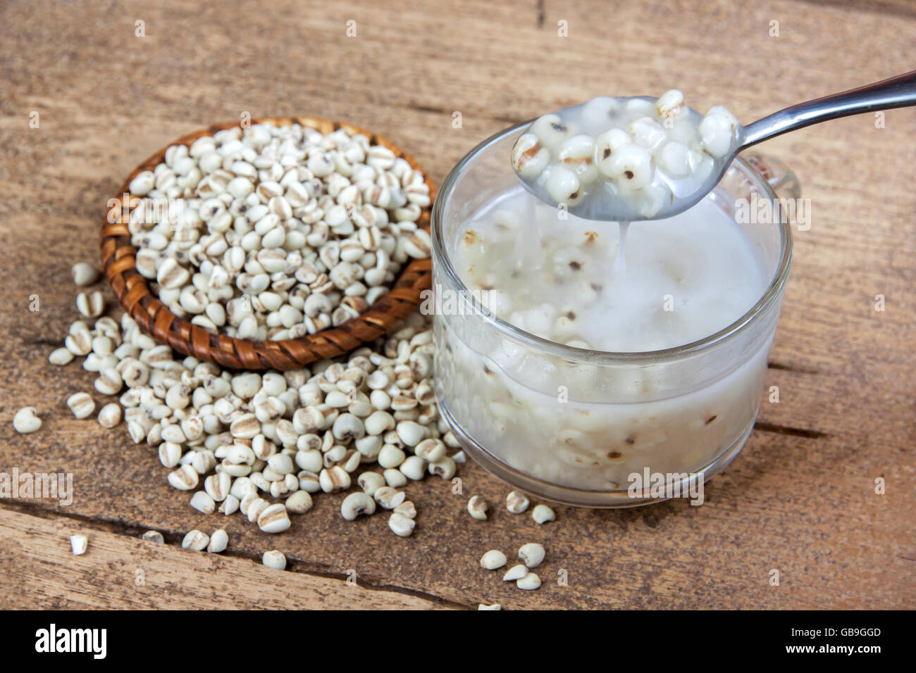 Jobs tears seeds hi-res stock photography and images - Alamy