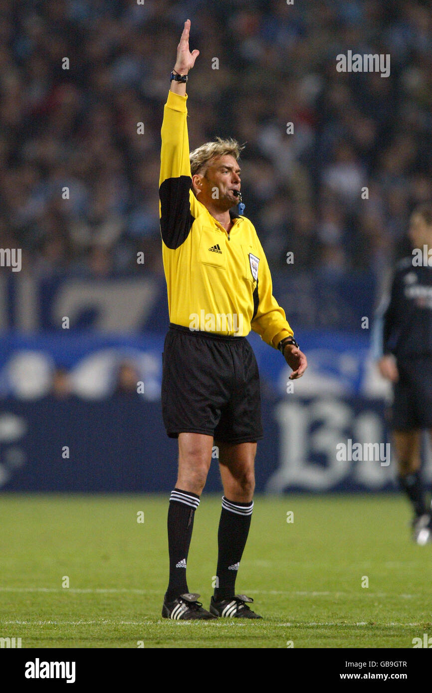 Referee anders frisk makes a decision hi-res stock photography and ...