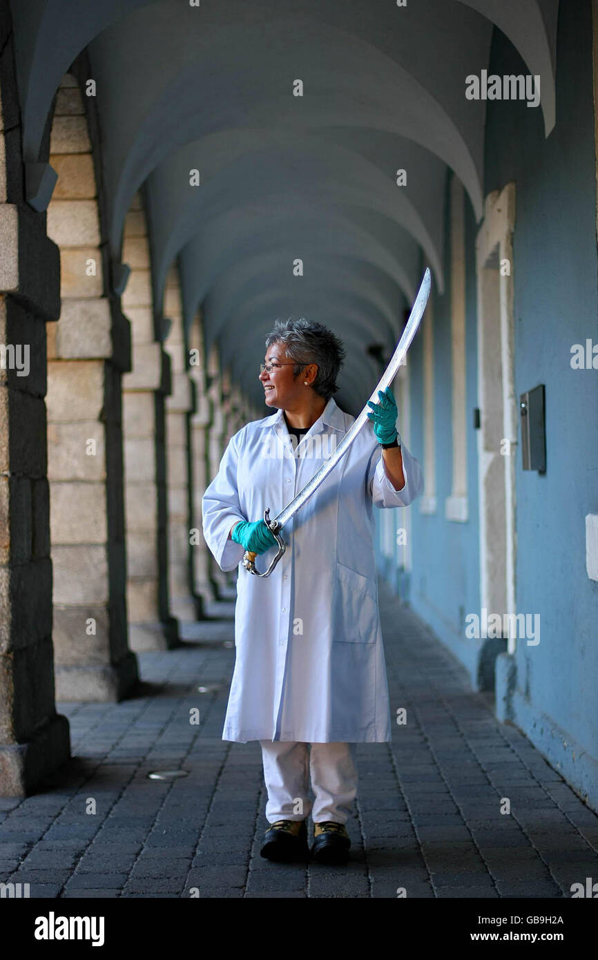 Duelling hi-res stock photography and images - Alamy