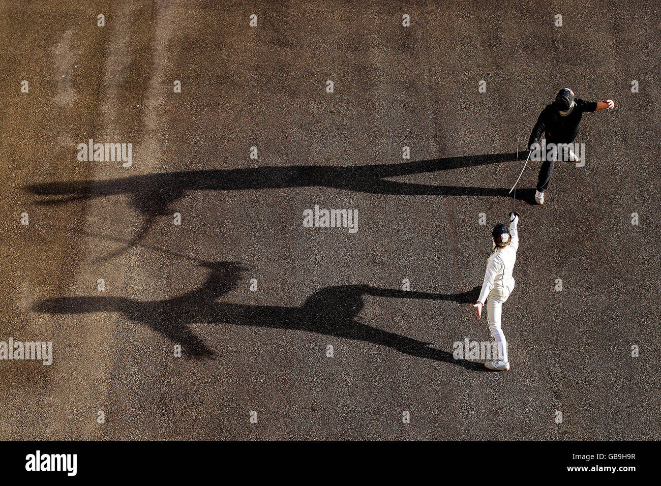 Swordsmen duel hi-res stock photography and images - Alamy