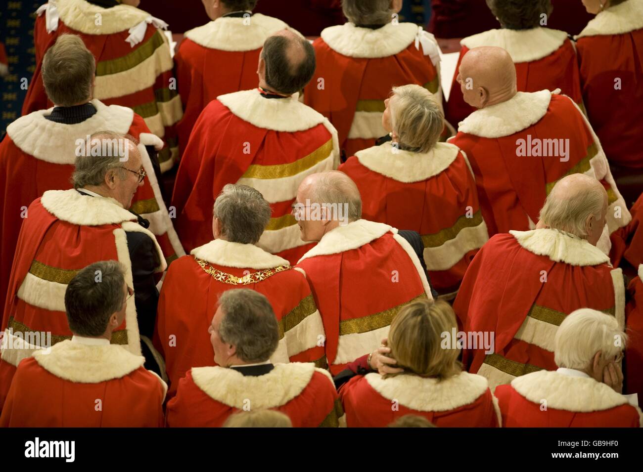 Robe of state elizabeth hi-res stock photography and images - Alamy