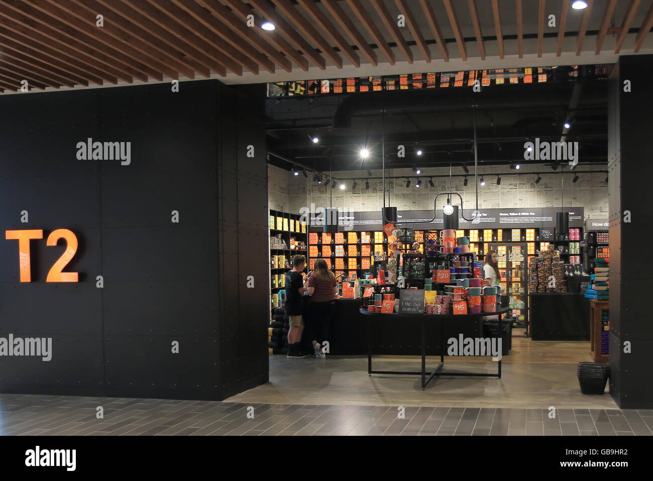 People shop at T2 tea shop in Melbourne Australia Stock Photo - Alamy