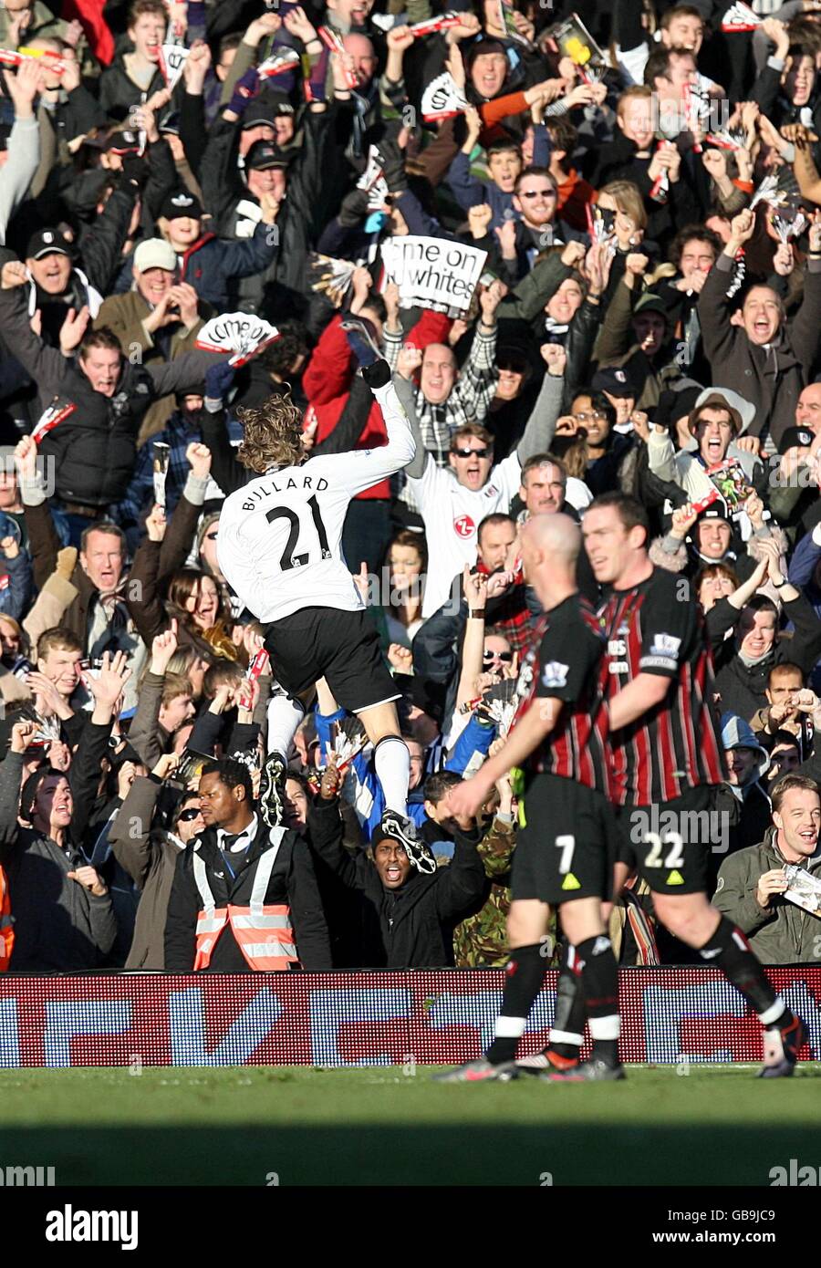 Fulham's Jimmy Bullard celebrates after scoring the equalising goal in ...