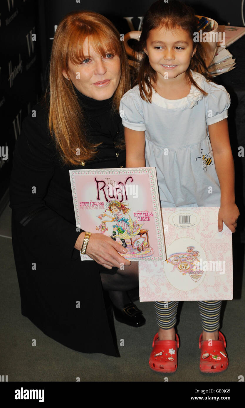 The Duchess of York with Danielle Lelinski, six, during a book signing ...