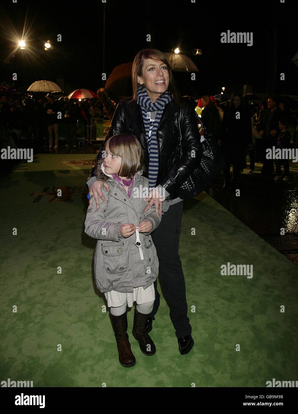 Fay ripley and daughter arrive for premiere of madagascar hi-res stock ...