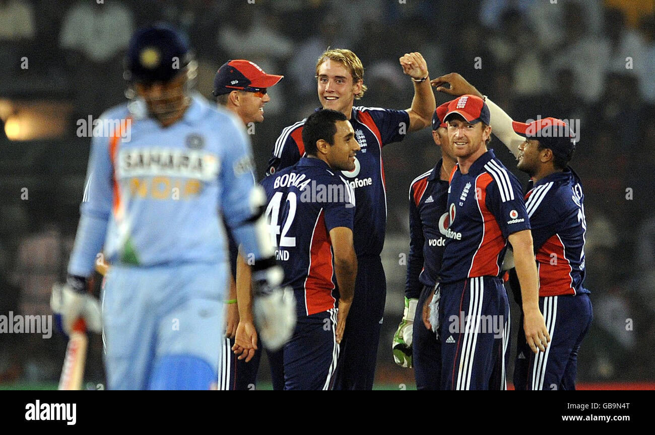 Cricket - Fifth One Day International - India v England - Barabati ...