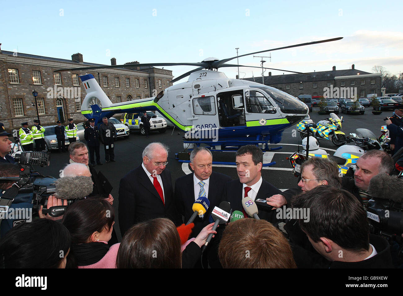 Speak irish campaign hi-res stock photography and images - Alamy