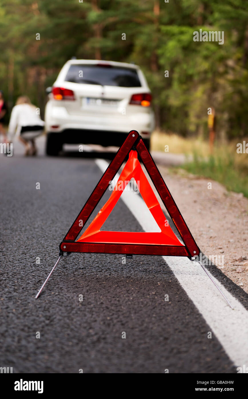 Breakdown triangle hi-res stock photography and images - Alamy