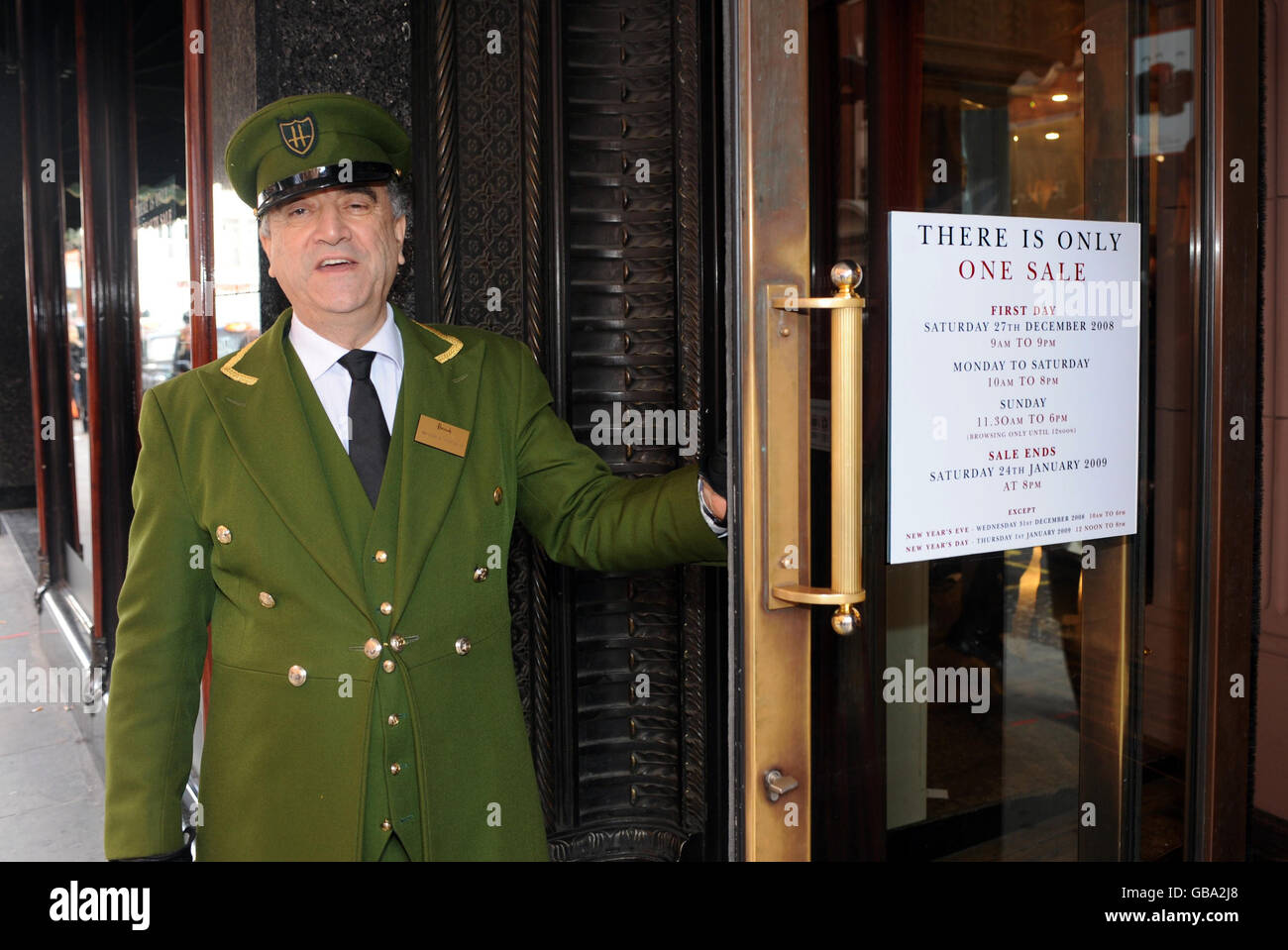 Harrods uniform hi-res stock photography and images - Alamy