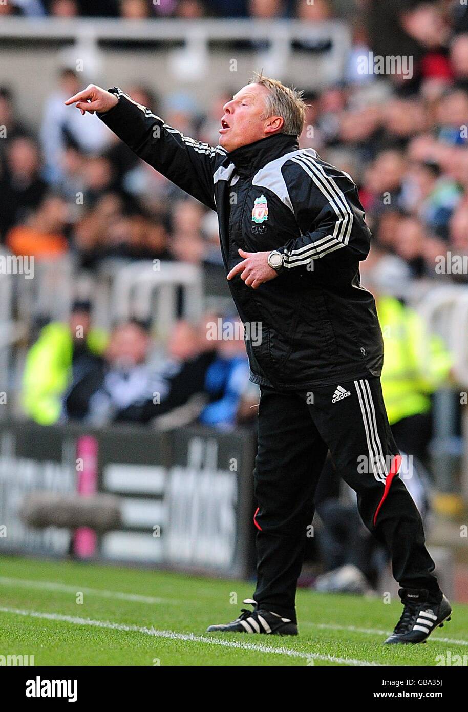 Liverpool assistant manager sammy lee on the touchline hi-res stock ...